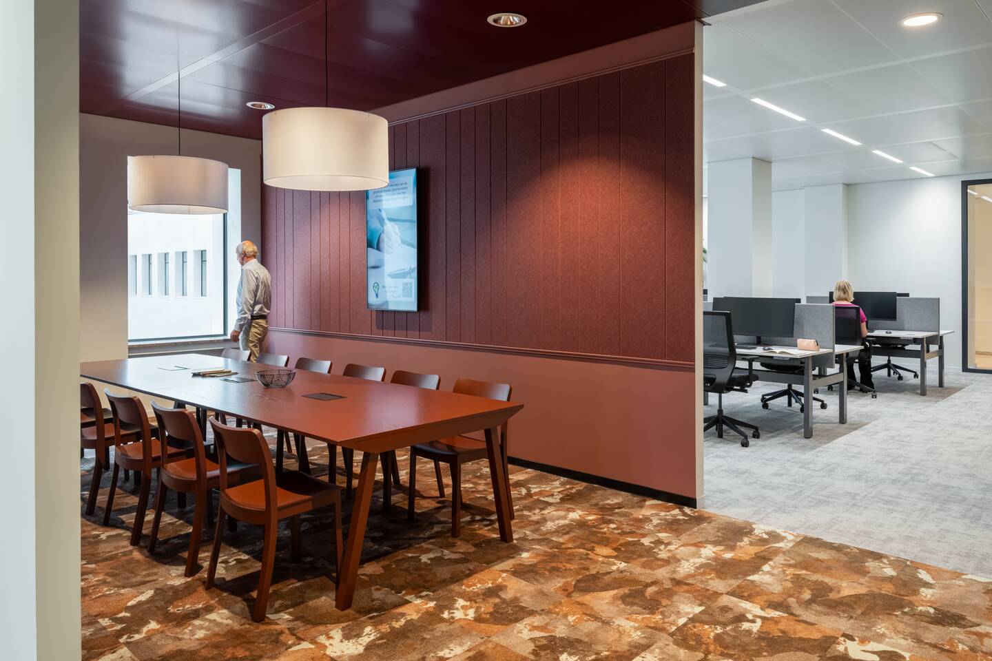 Ahrend furnishes Rijswijk town hall and reuses old furniture.